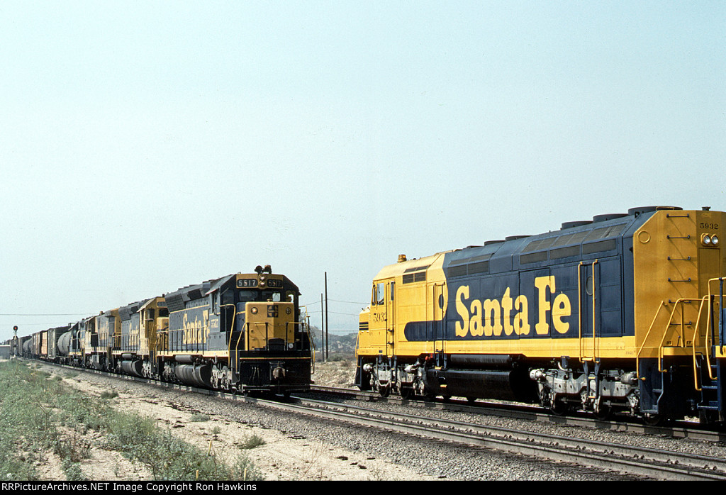 ATSF 5517 and ATSF 5932